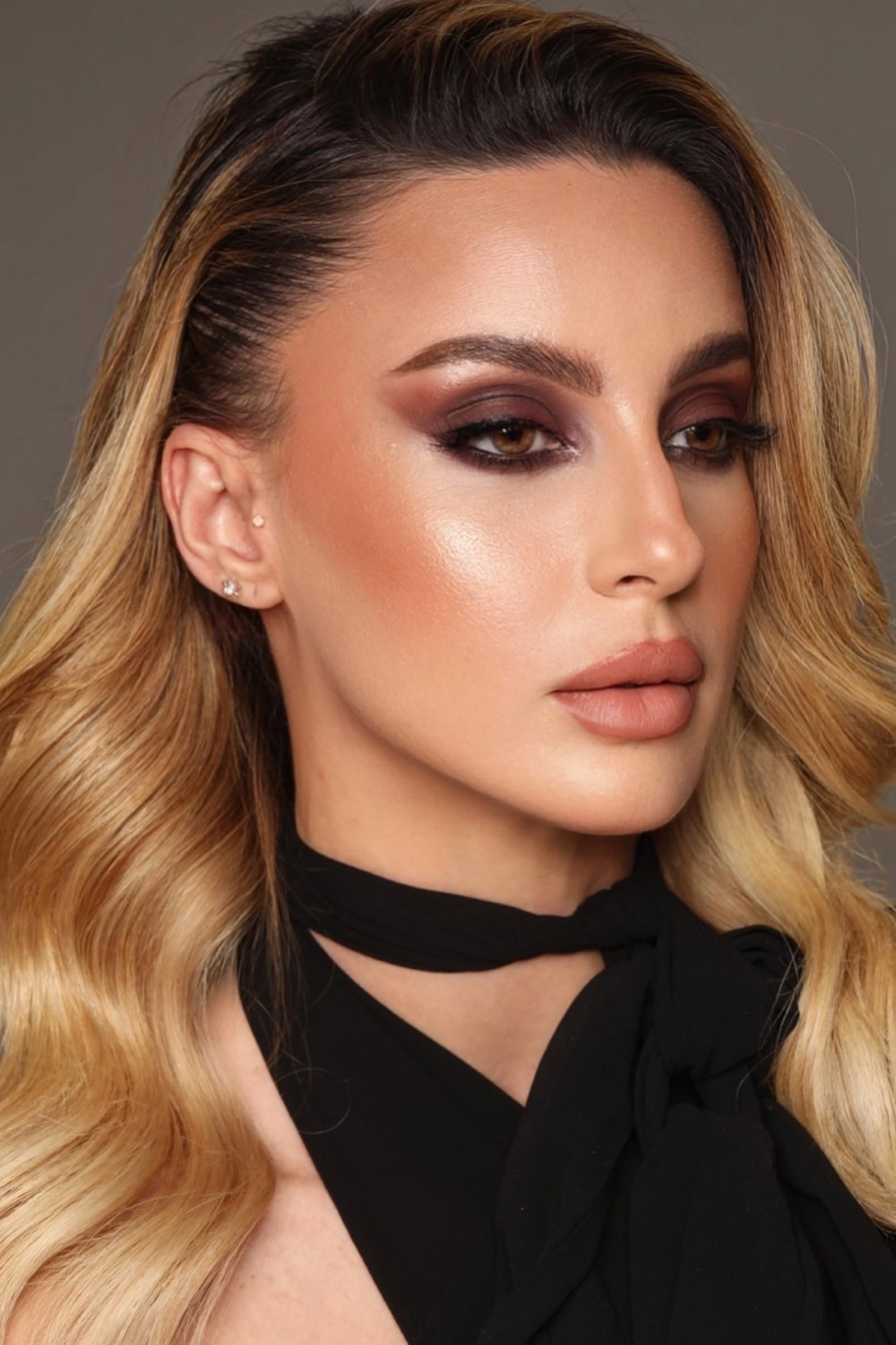 27+ Dark Feminine Makeup Ideas for Bold Style - Nesty Craft